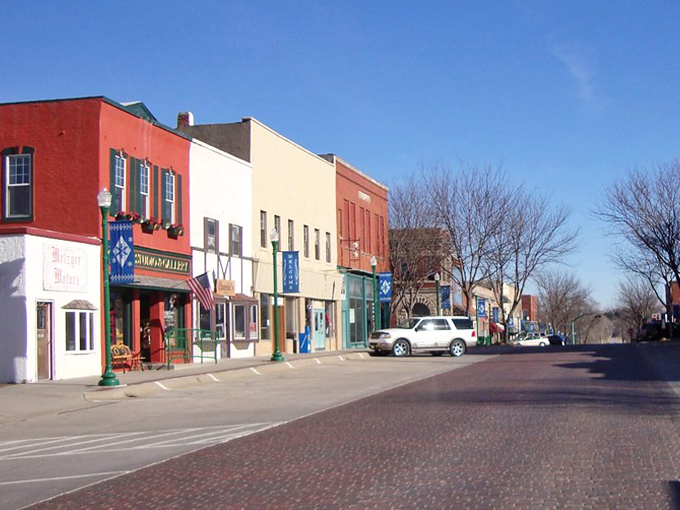 That bright green building in Ashland isn't just eye-catching – it's a landmark that screams "small-town Americana!"