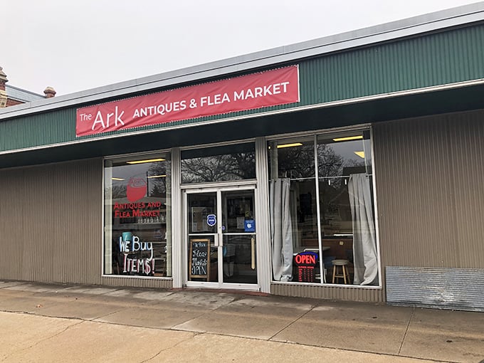 Corner location, traffic light convenience, and a sign that promises both antiques and treasures—The Ark delivers salvation for the decoration-deprived.