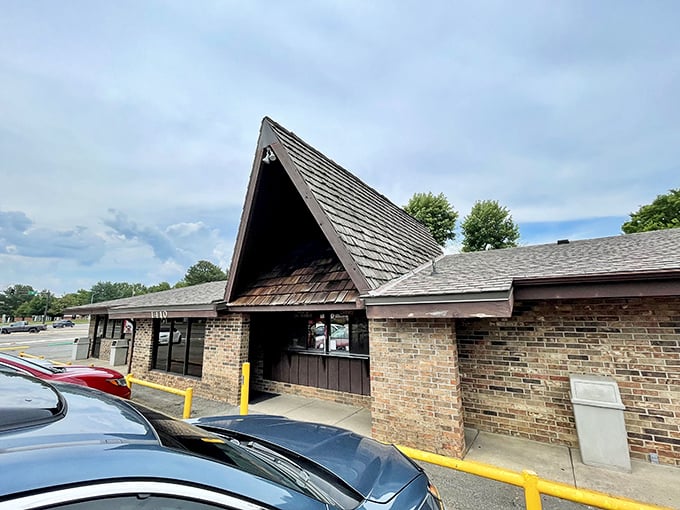 Feltner's sign is the yellow brick road of burger joints—follow it to a land where fast food chains fear to compete.