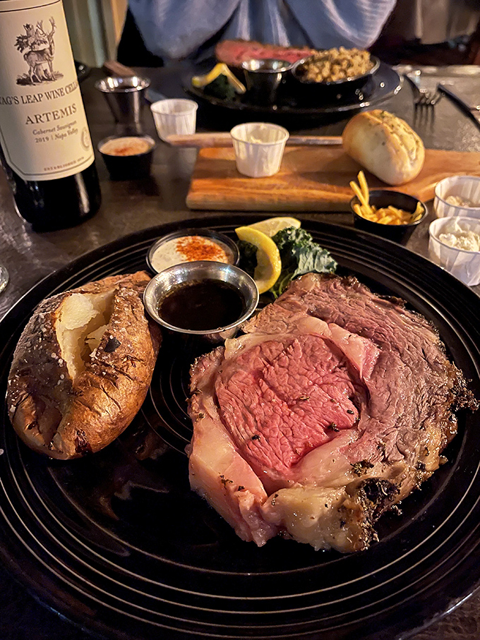 Prime rib and potato—the Fred Astaire and Ginger Rogers of steakhouse pairings. They've been dancing together for decades for good reason.