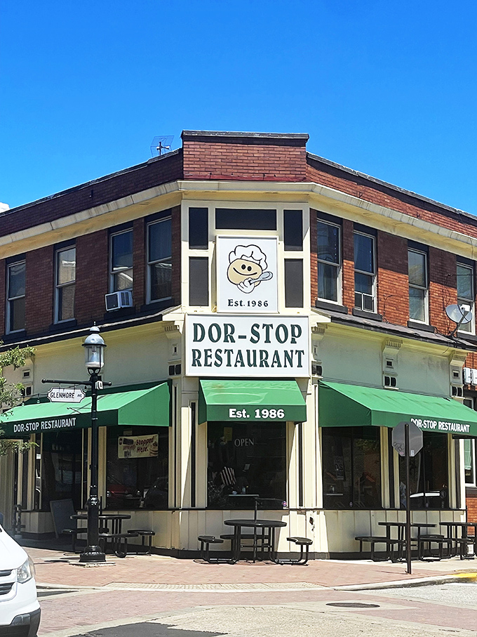 Dor-Stop's corner location and cartoon pig mascot promise pork products so good, you'll consider moving to the neighborhood.
