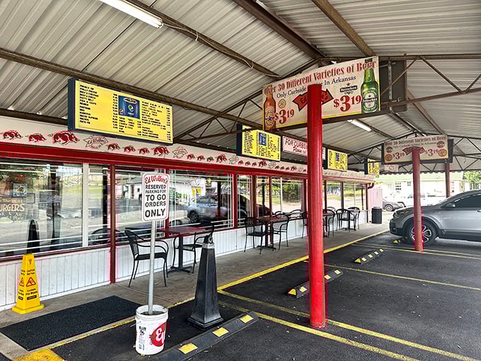 The outdoor seating isn't just convenient—it's where memories of perfect sandwiches are made under Arkansas skies.