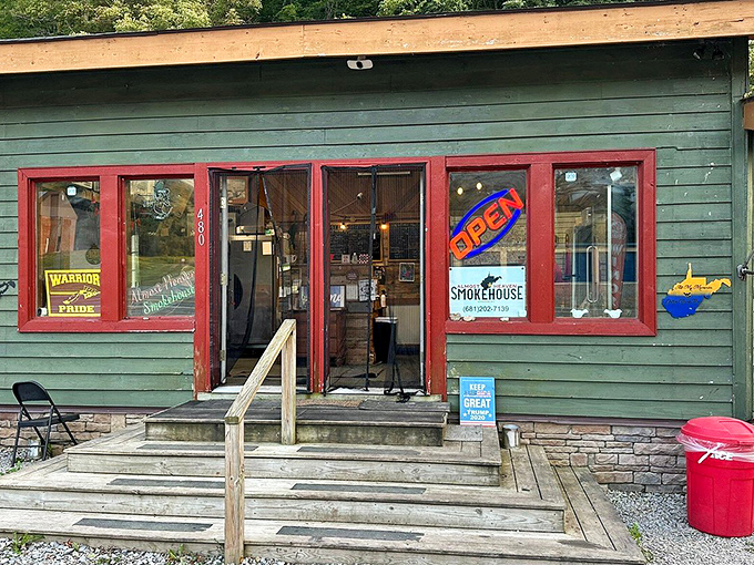 Those red-trimmed windows and doors aren't just entrances—they're invitations to a smokehouse experience that'll haunt your taste memories for years.