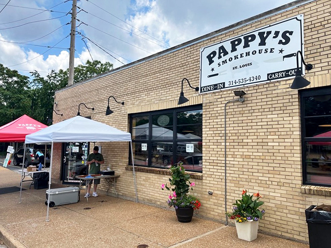 The unassuming yellow brick exterior of Pappy's Smokehouse hides barbecue greatness, like finding Shakespeare performing in a high school auditorium.