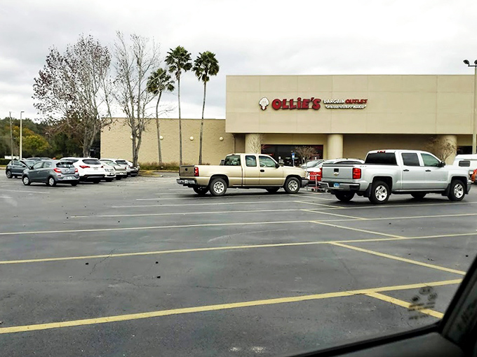The unassuming exterior of Ollie's Bargain Outlet in Kissimmee – where retail therapy meets actual therapy for your wallet.