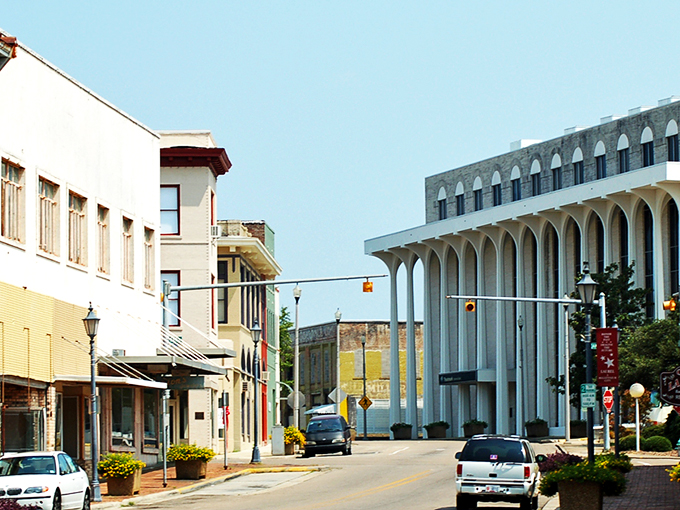 Downtown Laurel comes alive during festival season, where locals and visitors mingle among colorful tents. The brick-lined streets practically hum with Southern hospitality. 