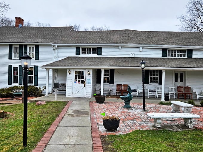 Stroud's white clapboard exterior looks like a comfortable farmhouse where your grandma might live—if your grandma happened to be a chicken-frying wizard.
