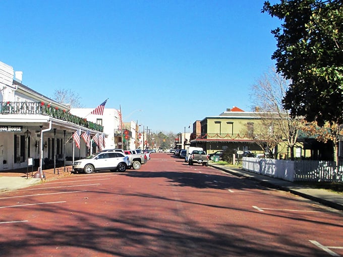 Jefferson's brick-paved downtown streets aren't just historically preserved—they're practically hosting a time-travel convention where the 1800s never got the memo to leave.