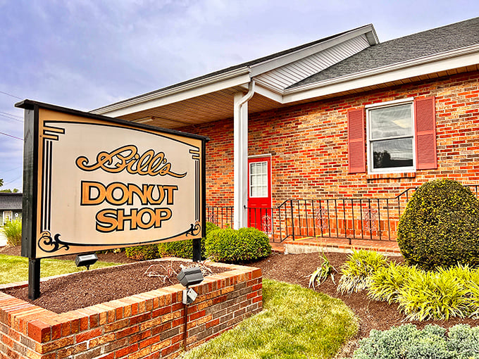 The unassuming brick exterior of Bill's Donut Shop hides a wonderland of fried dough treasures that locals have cherished for decades.