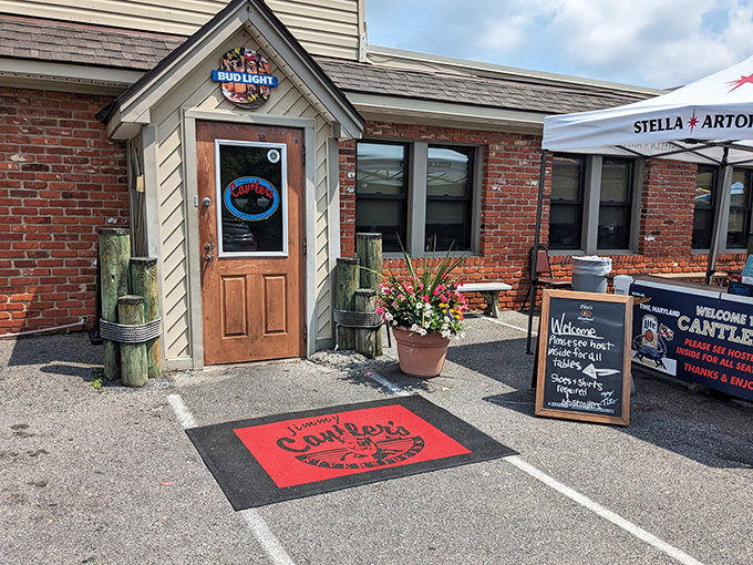 The unassuming exterior of Cantler's hides seafood treasures within—like finding a pearl in an oyster, the journey here is part of the adventure.