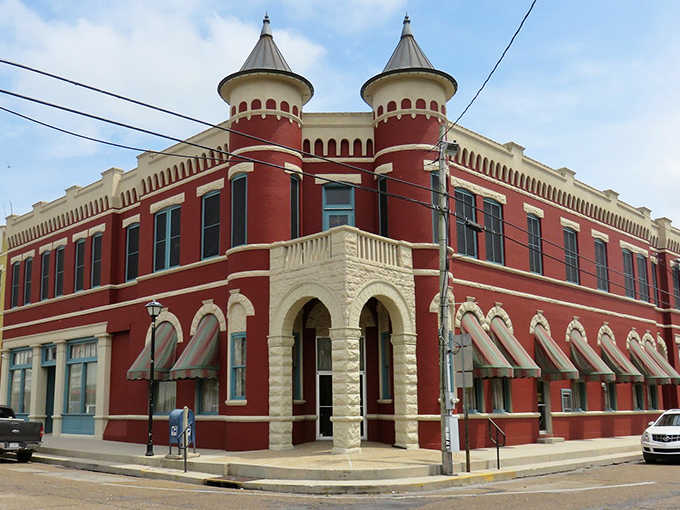 1. this charming small town in louisiana is the perfect spring break getaway without the crowds