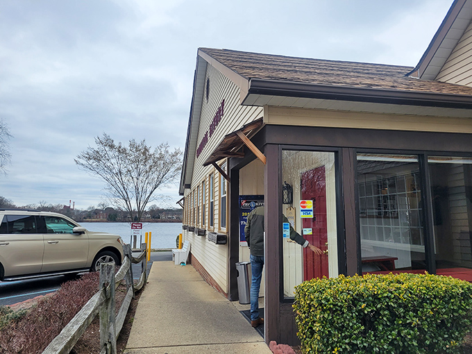 The unassuming white clapboard exterior of The Countrie Eatery promises no frills, just delicious food—a promise it delivers on spectacularly. 