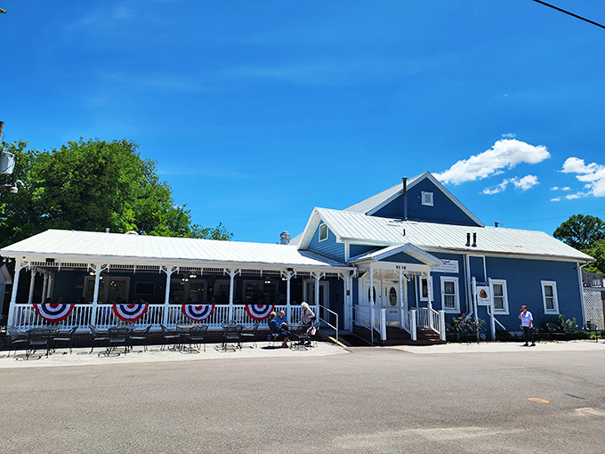 The blue clapboard exterior isn't just charming—it's a beacon for pie pilgrims. This historic Kimmswick treasure has been satisfying sweet tooths since 1985. 