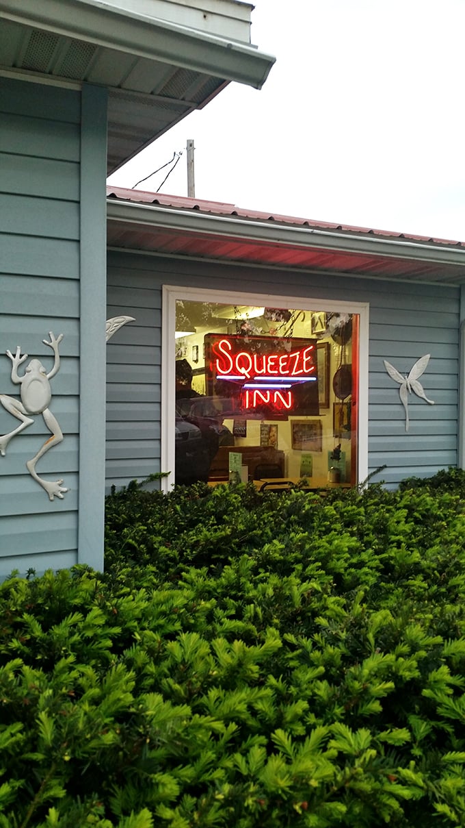 Don't let the humble exterior fool you—this unassuming roadside spot houses burger magic that would make even the most jaded food critic weep with joy.