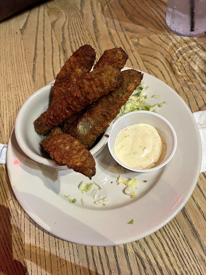 Pickle lovers, rejoice! Crispy, tangy, and utterly addictive—these fried pickle spears might just convert even the most dedicated pickle skeptics.
