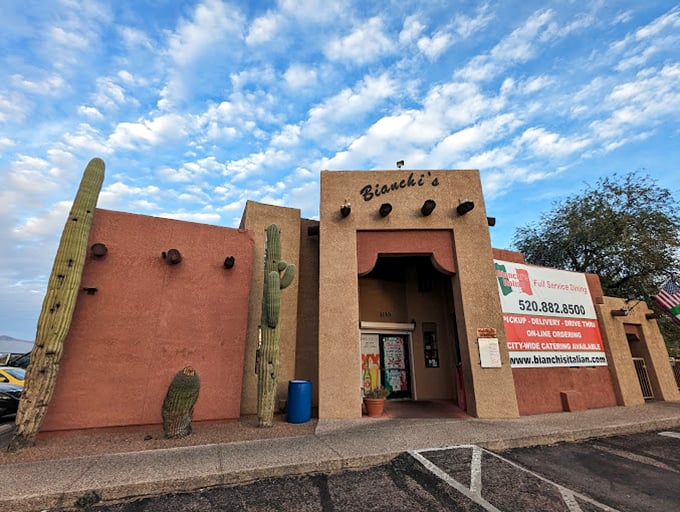 The saguaro cacti standing guard outside Bianchi's – nature's way of pointing you toward pizza perfection.