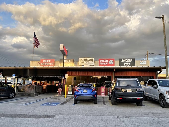 Johnson's no-frills approach lets you focus on what matters – that pink smoke ring that separates true barbecue from the pretenders.