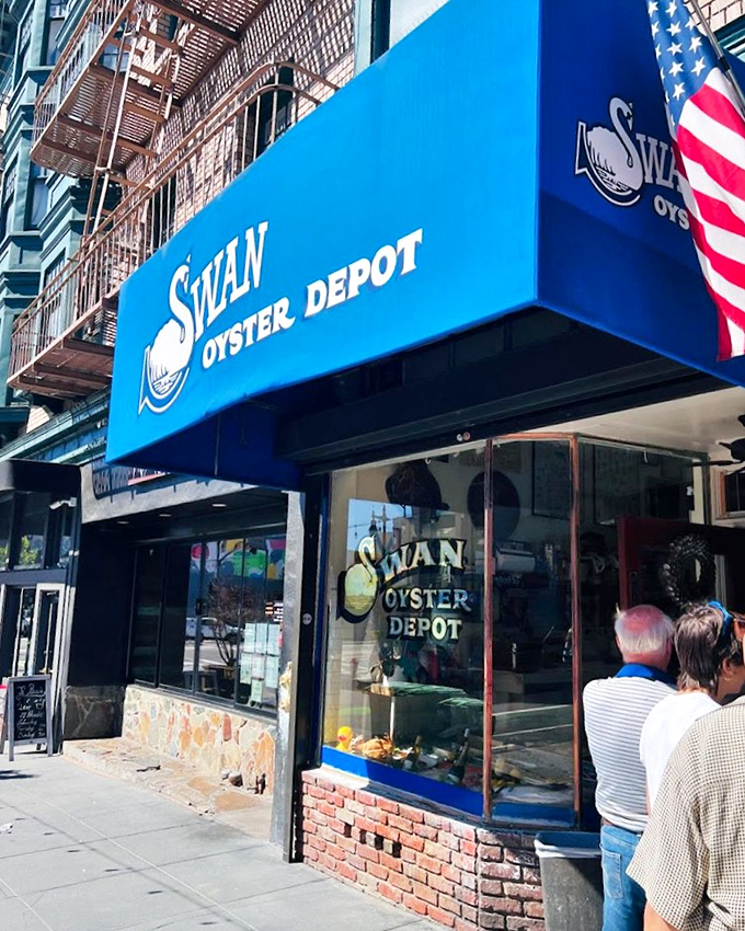 The kind of place where the line outside isn't a deterrent but a testament—some things are worth waiting for, especially when oysters are involved.