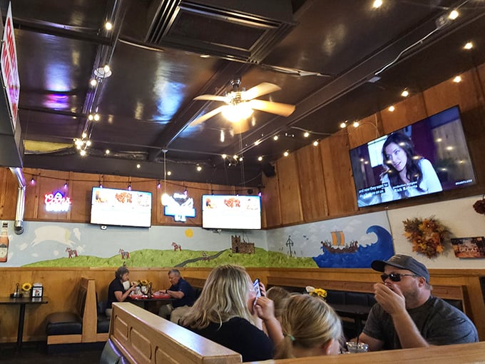 Where Vikings meet Americana—this family-friendly spot serves up nostalgia with a side of Swedish flair and zero pretension.