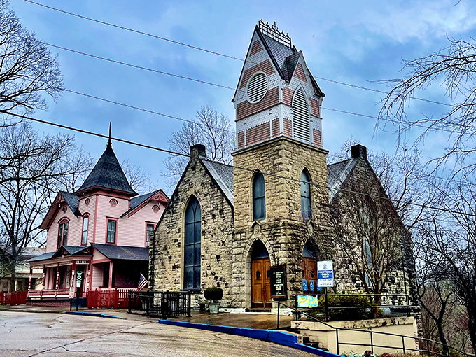 This stone church looks like it was plucked from a European postcard and placed in Arkansas—proof that God appreciates good architecture too.