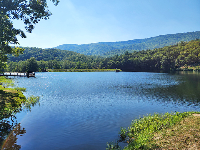 Blue water, green mountains, clear skies—Mother Nature showing off her color coordination skills at their finest.