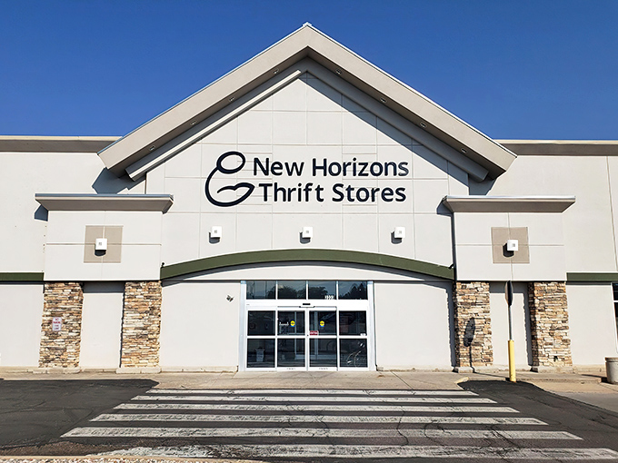New Horizons beckons with its impressive storefront – treasure hunting made easy in this spacious Colorado Springs goldmine!