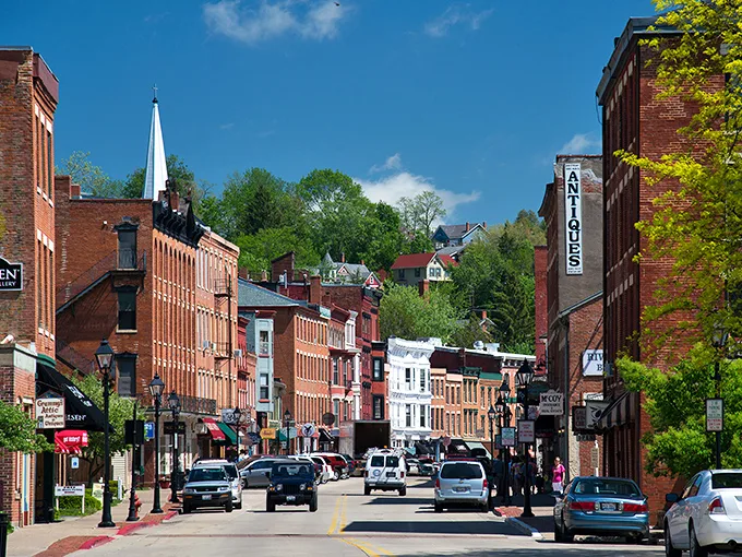 These charming brick buildings aren't just Instagram-worthy – they house some of Illinois' most affordable apartments for savvy retirees.