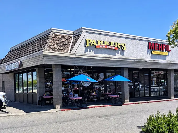 Those outdoor tables aren't just seating – they're front-row tickets to the best show in Roseville: watching your hot dog dreams come true.
