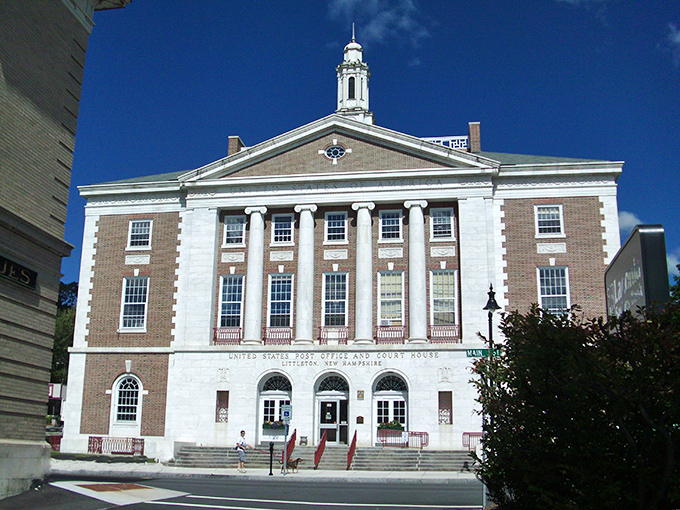 The stately Littleton Courthouse and Post Office brings federal grandeur to small-town New Hampshire. Those columns aren't compensating for anything—they're just magnificent.