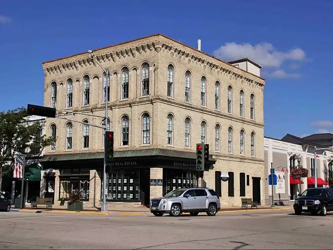 Lake Geneva's streets offer that perfect blend of small-town charm and upscale boutiques – like Mayberry with a fashion upgrade.