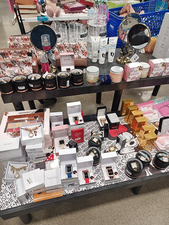 Beauty doesn't have to break the bank. Name-brand cosmetics and accessories at prices that let you experiment without the financial guilt trip.