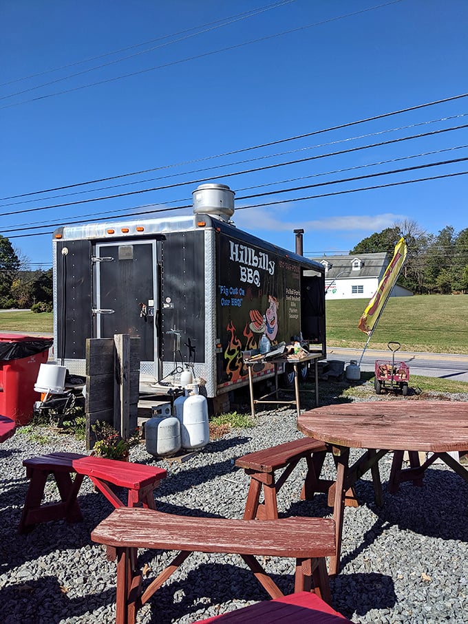 No frills, all thrills! Hillbilly BBQ's roadside charm is the perfect prelude to ribs that don't need fancy surroundings to shine.