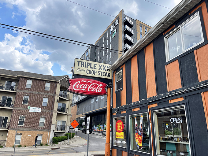 Triple XXX Family Restaurant (West Lafayette): Urban surroundings, timeless taste! Triple XXX stands proudly among modern buildings, a colorful reminder that some traditions improve with age.