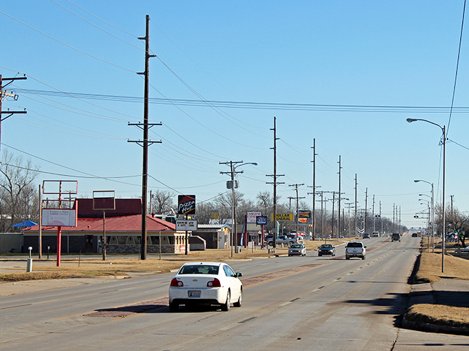 Blackwell's sun-drenched main street offers small-town charm without emptying your wallet – like finding a designer purse at a garage sale!