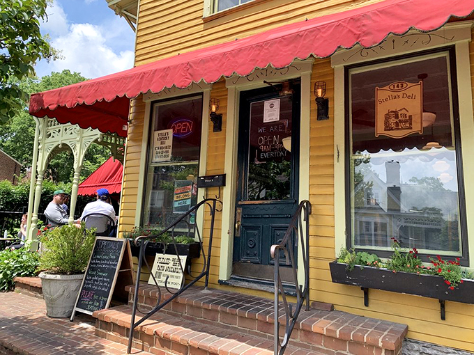 Sunshine-yellow with a splash of red – Stella's cheerful exterior is the sandwich shop equivalent of a warm Kentucky welcome.