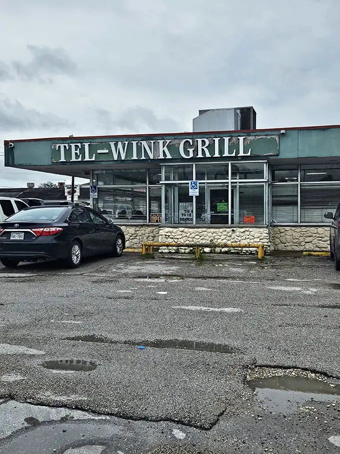 Rain or shine, Tel-Wink Grill stands ready to serve Houston breakfasts that could make a rooster crow with jealousy.