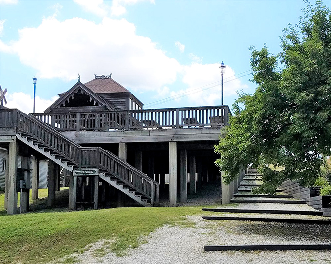 Indiana's answer to the Trevi Fountain, minus the crowds and coins. This observation deck offers the perfect vantage point for waterfall gazing.