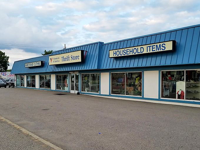 Wide windows and clear signage – this VOA location isn't playing games when it comes to showing off its treasures.