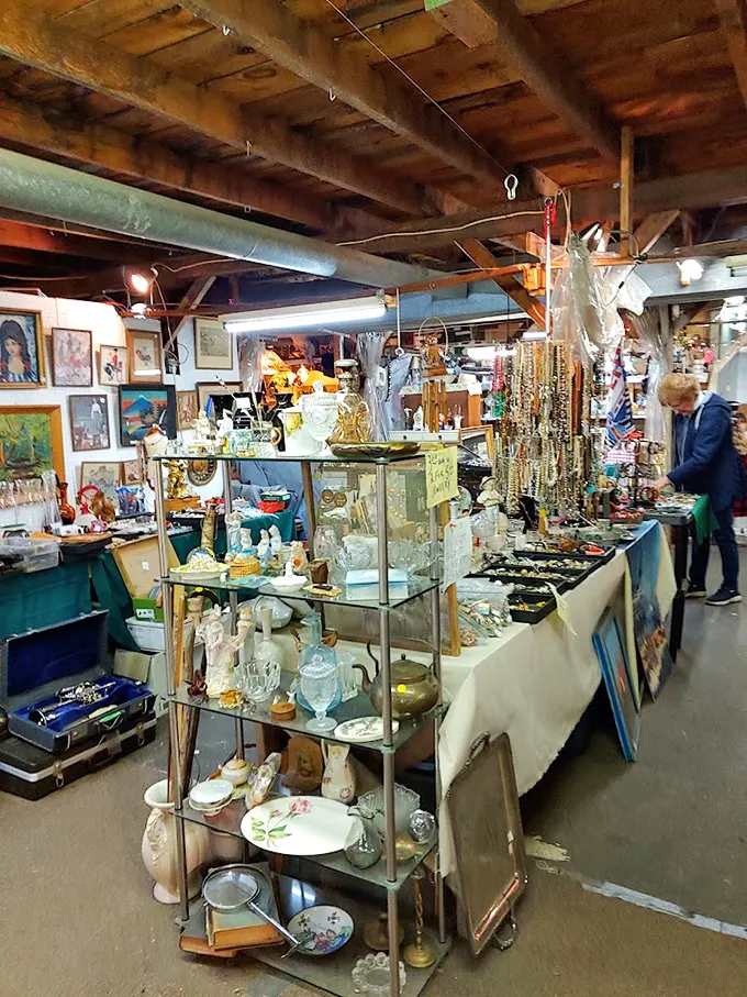 Vintage fans that still work after decades—they don't make 'em like this anymore, folks! Sturdy, repairable, and impossibly charming. 