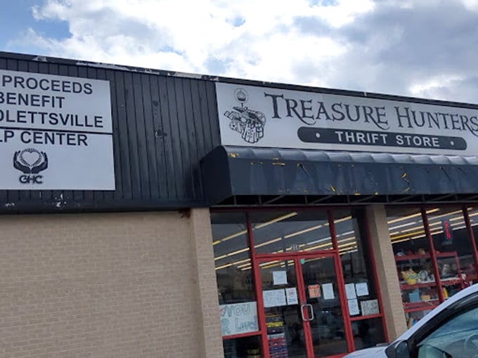 Treasure Hunters lives up to its name—a pirate's cove of secondhand bounty where X marks the spot for amazing deals.