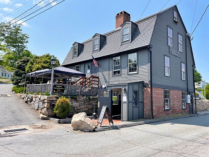 Captain Daniel Packer Inne stands as a testament to history you can taste—this 1756 sea captain's home serves maritime heritage alongside modern delights.