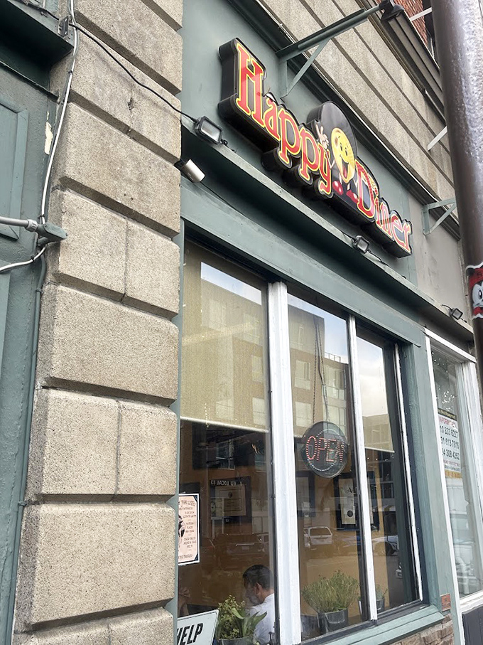 Happy Diner might look unassuming from the outside, but inside is where breakfast dreams come true—one perfectly flipped pancake at a time.