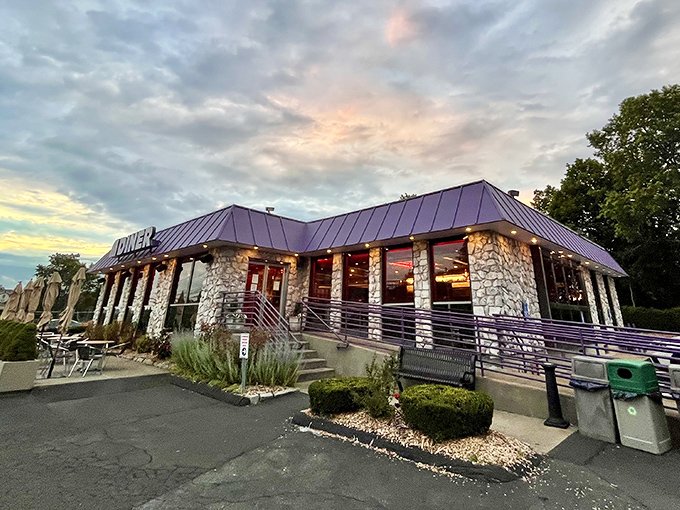 The Shoreline's stone facade and sleek design blend modern style with old-school breakfast philosophy – more is more.