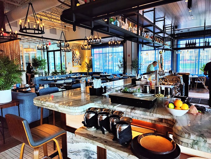 Behind these windows, seafood gets the respect it deserves – elevated but never pretentious, just like the perfect dinner date.