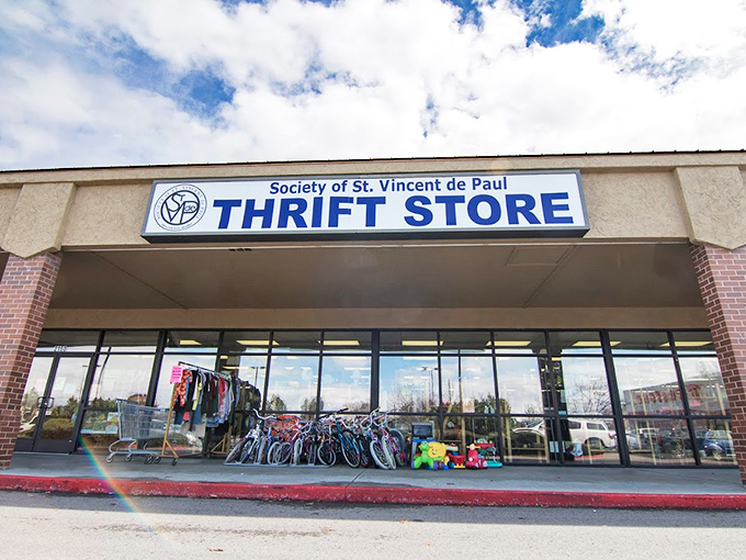 St. Vincent's Broadway location proves big things come in big packages—especially when those packages are bargains.