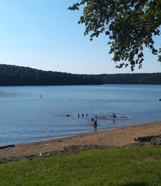missouri postcard worthy lake ftr