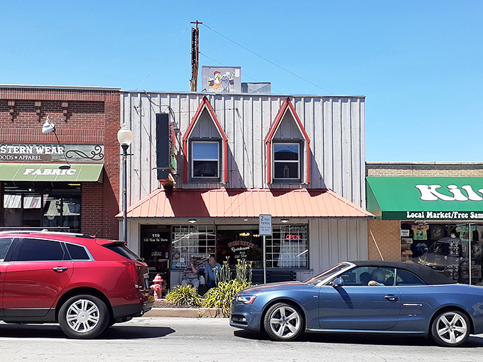 The unassuming storefront of Farmhouse Restaurant might not scream "culinary destination," but local food pilgrims know better – this is fried chicken nirvana. 