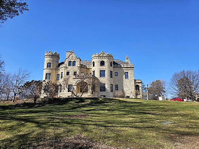 Joslyn Castle rises from the Nebraska landscape like a European nobleman who took a wrong turn at Albuquerque. Those Scottish Baronial turrets aren't mirage—they're pure Midwestern magic.