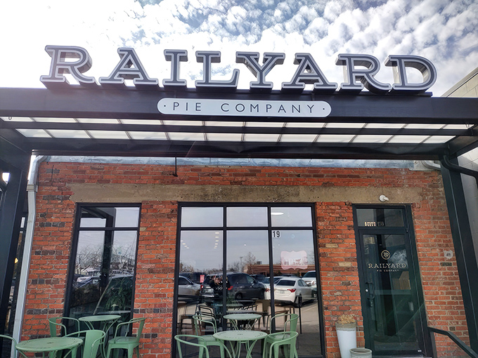 The brick-and-mortar pie paradise that's causing Edmond locals to develop a new kind of traffic jam—the dessert-seeking variety.