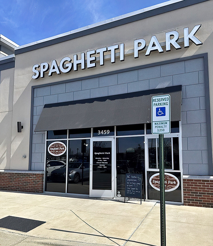 Spaghetti Park's unassuming exterior in Clemmons hides culinary treasures within—like finding an Italian masterpiece at your local strip mall.